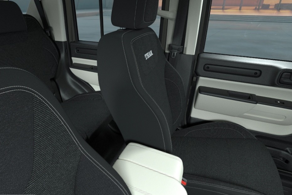 5 Door Mahindra Thar Roxx MX1 Base Variant Detailed In 10 Images ...