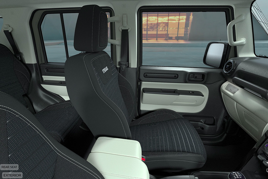 Mahindra Thar Roxx MX3 Variant Explained In 7 Images | CarDekho.com