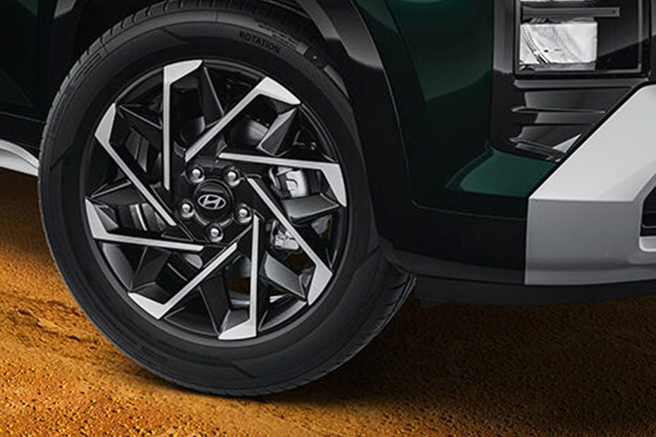 Hyundai Alcazar Old vs New: Exterior Design Comparison | CarDekho.com