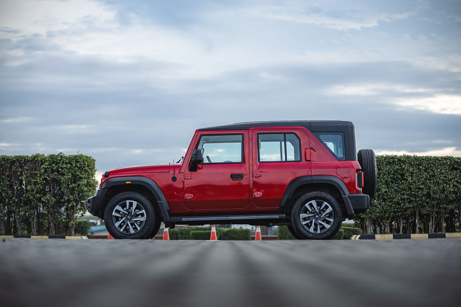 5 Door Mahindra Thar Roxx: 10 Things That Could Have Been Offered to ...