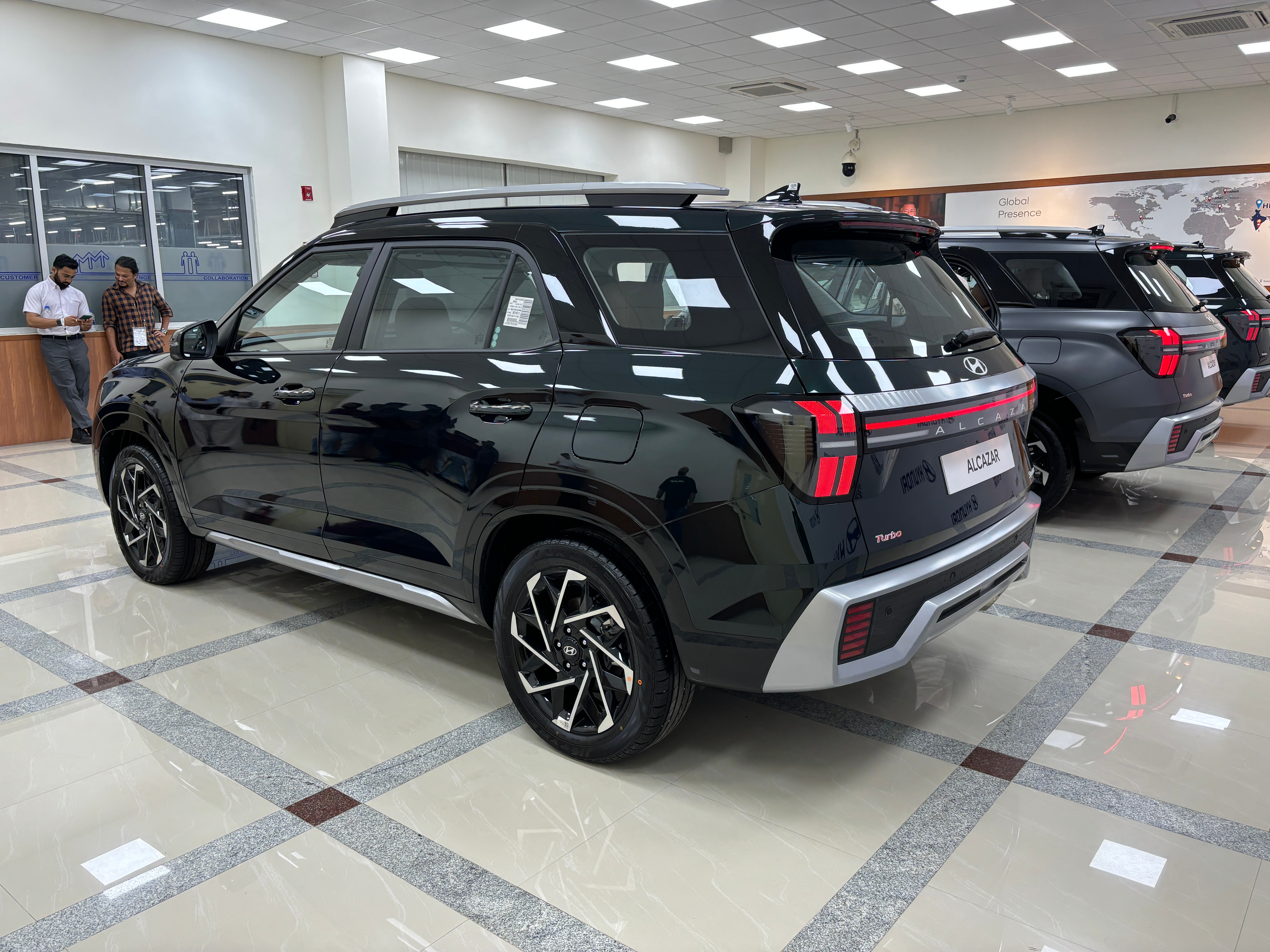 New Hyundai Alcazar Price - Features, Images, Colours & Reviews