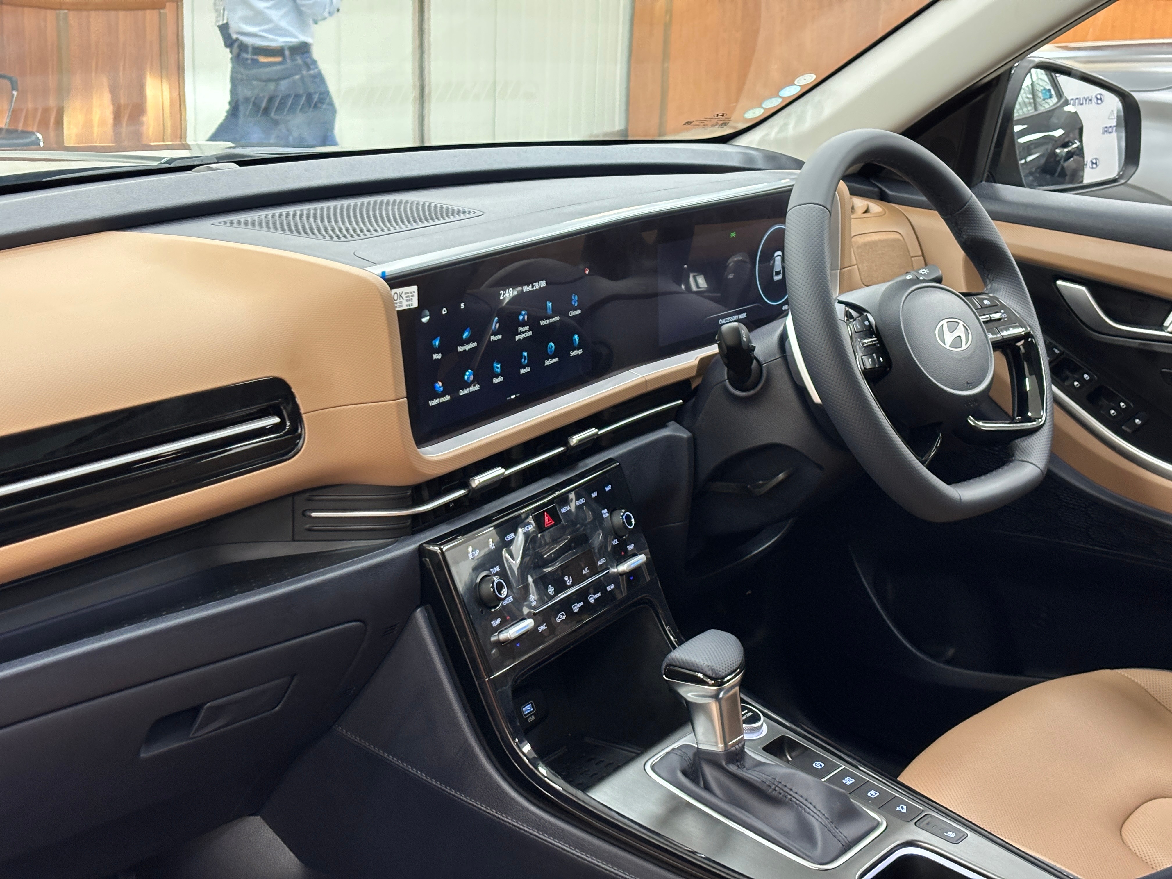 Hyundai Alcazar Facelift Launched In India, Prices Start At Rs 14.99 ...