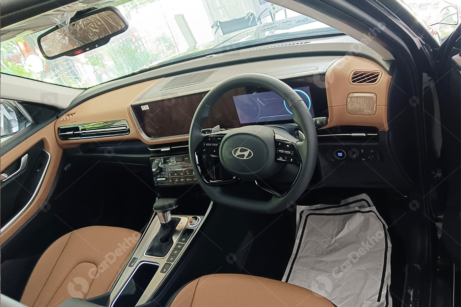 2024 Hyundai Alcazar Reaches Dealerships Shortly After Launch ...