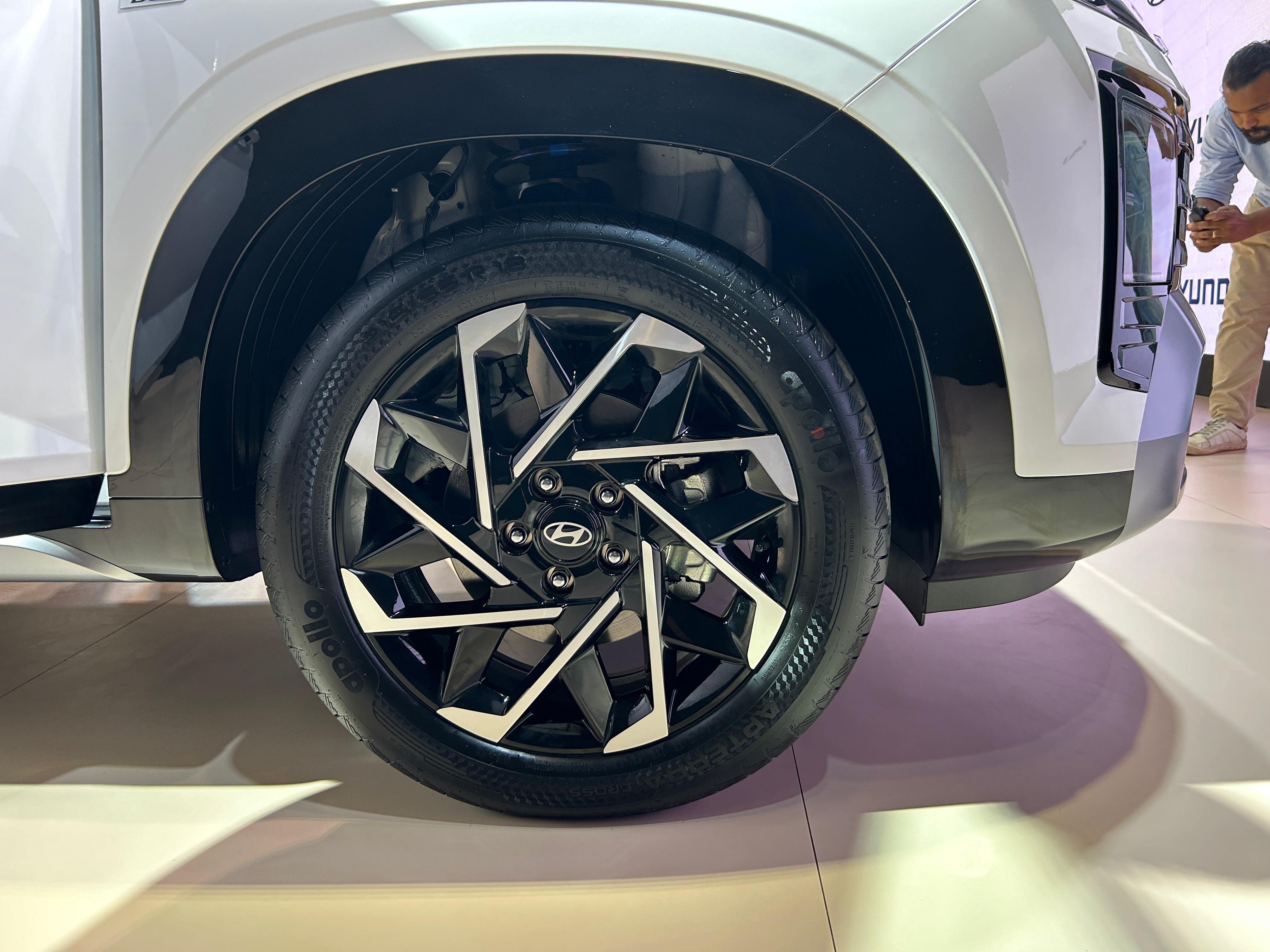 2024 Hyundai Alcazar Exterior Design Explained In 10 Images | CarDekho.com