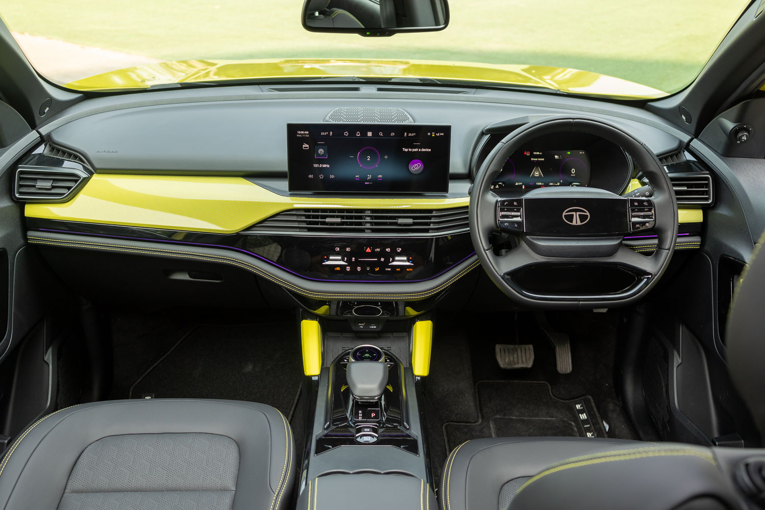 2024 Jeep Meridian Longitude 2WD MT vs Tata Harrier Fearless Plus AT ...