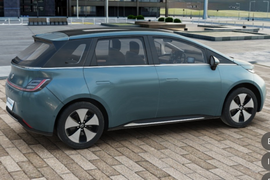 MG Windsor EV Excite vs Essence Variants: Images Comparison | CarDekho.com