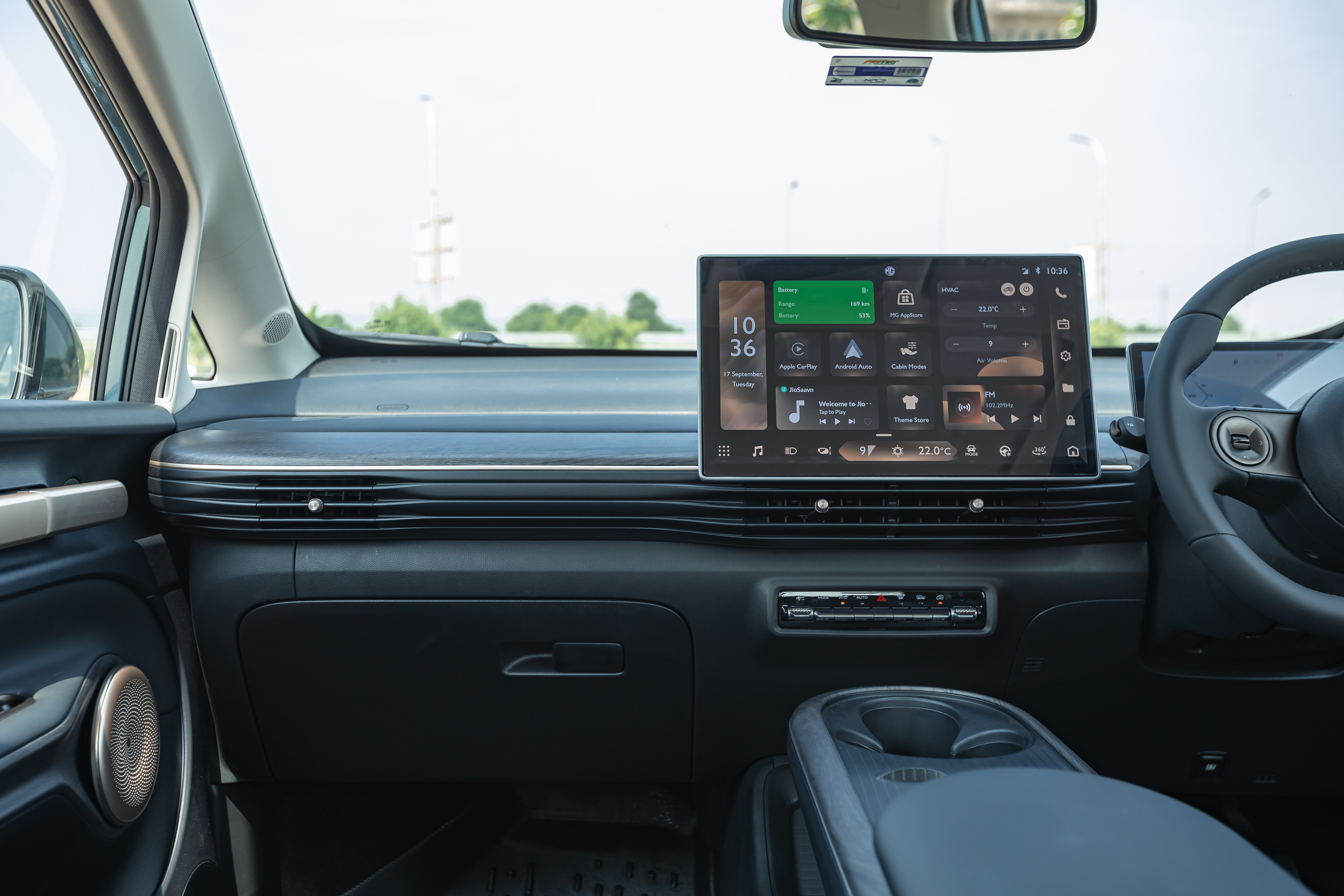 MG Windsor EV Price - Features, Images, Colours & Reviews