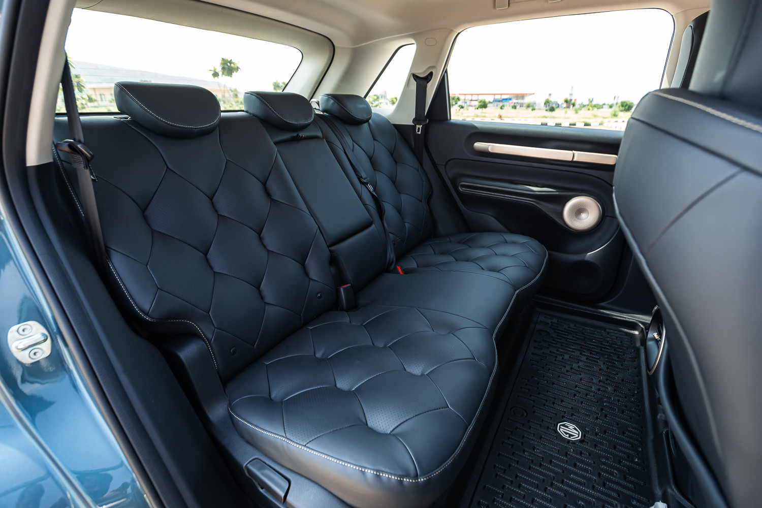 MG Windsor EV Price - Features, Images, Colours & Reviews