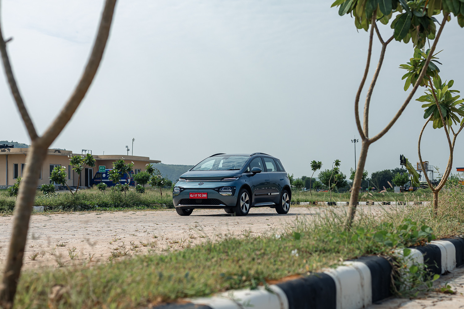 MG Windsor EV Price - Features, Images, Colours & Reviews