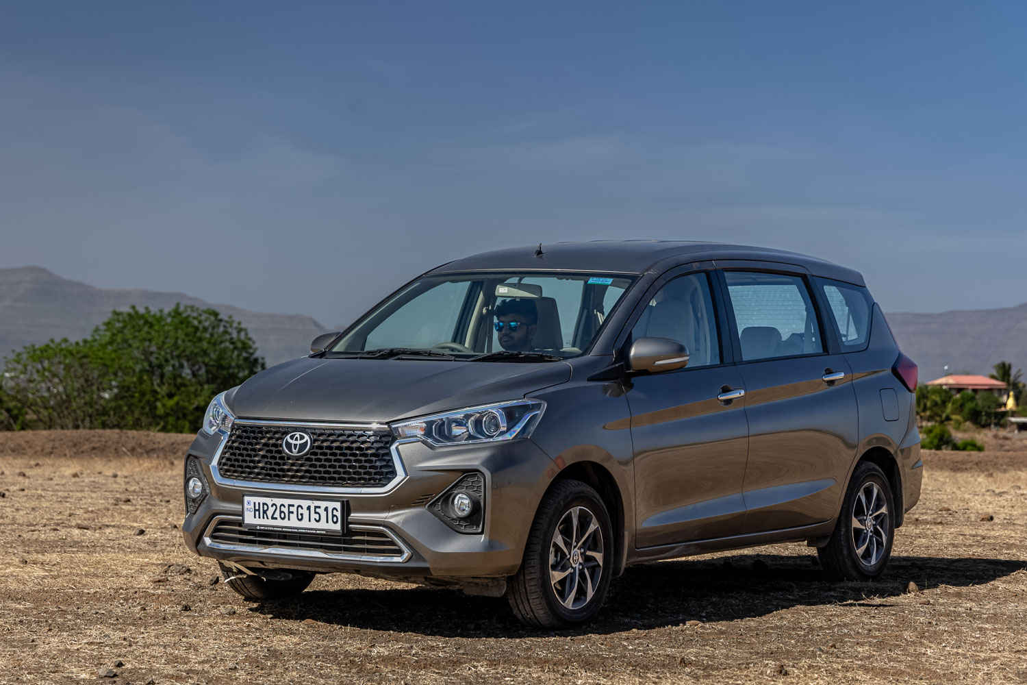 Renault Triber vs Toyota Rumion: Space And Practicality Comparison ...