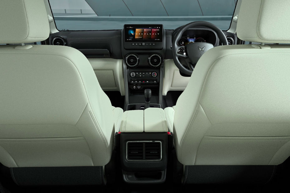 5 Door Mahindra Thar Roxx MX1 vs AX7L: Base vs Top Variant Comparison ...