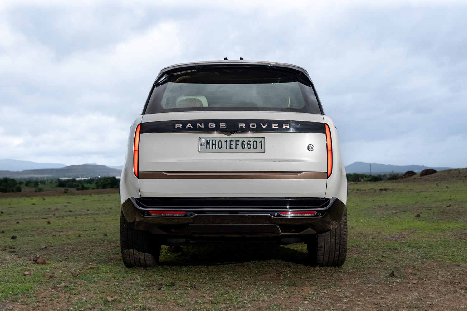 Range Rover Price - Images, Colours & Reviews