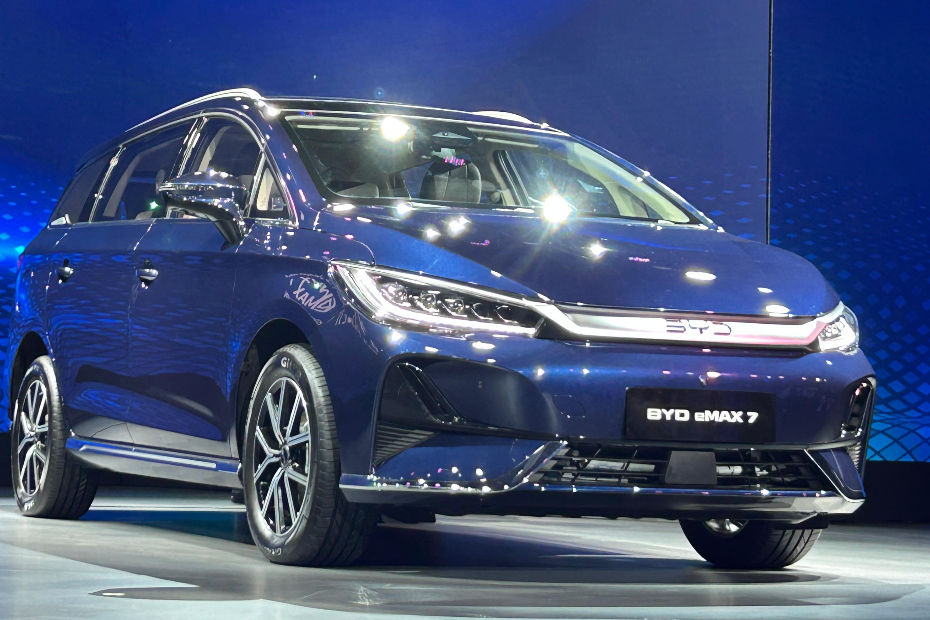 BYD eMAX 7 Explained In 15 Real-life Images | CarDekho.com