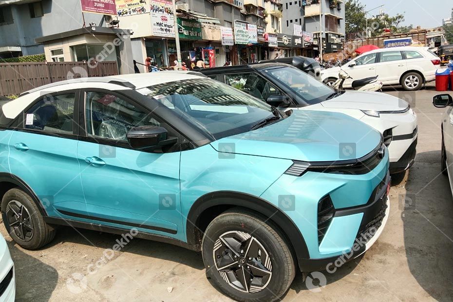 Tata Nexon Creative CNG Variants Explained In 10 Images | CarDekho.com