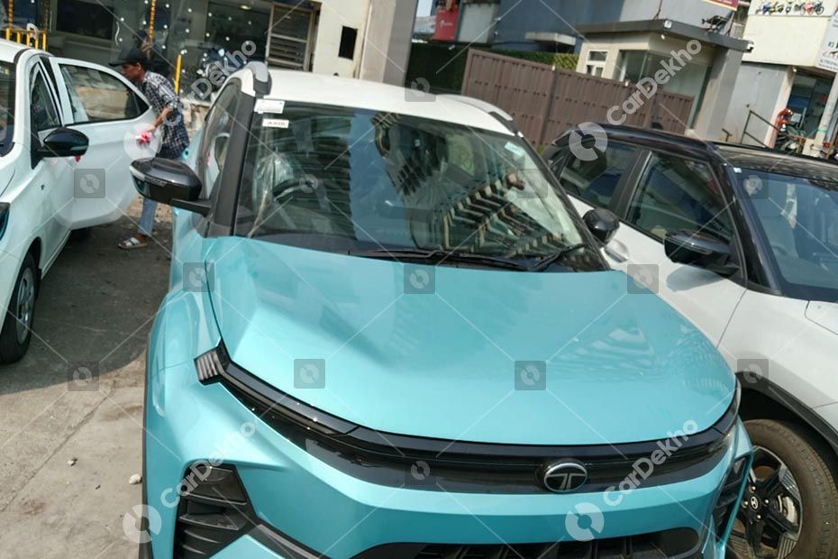 Tata Nexon Creative CNG Variants Explained In 10 Images | CarDekho.com
