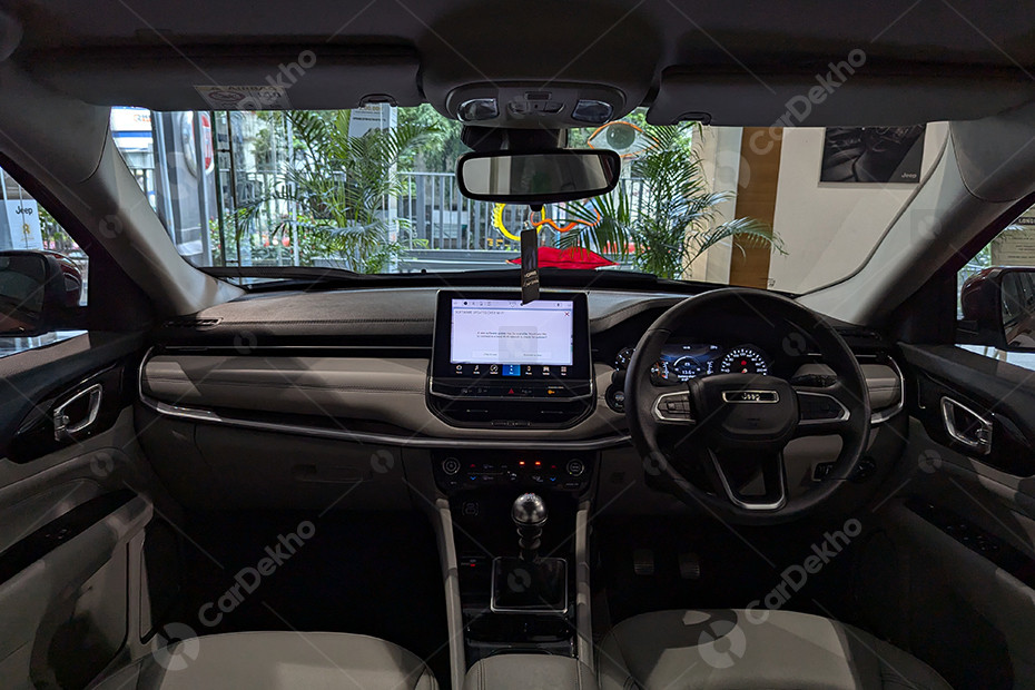 2024 Jeep Meridian Longitude Manual vs Mahindra XUV700 AX7 L AWD ...