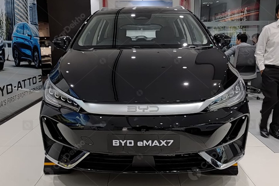 BYD eMAX 7 Reaches Dealerships, Test Drives Underway | CarDekho.com