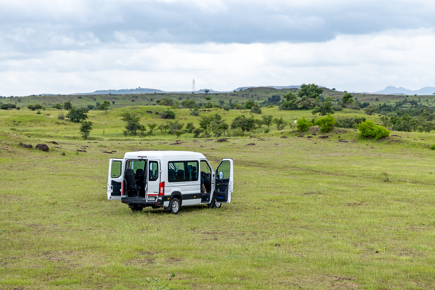 Force Urbania Price - Images, Colours & Reviews