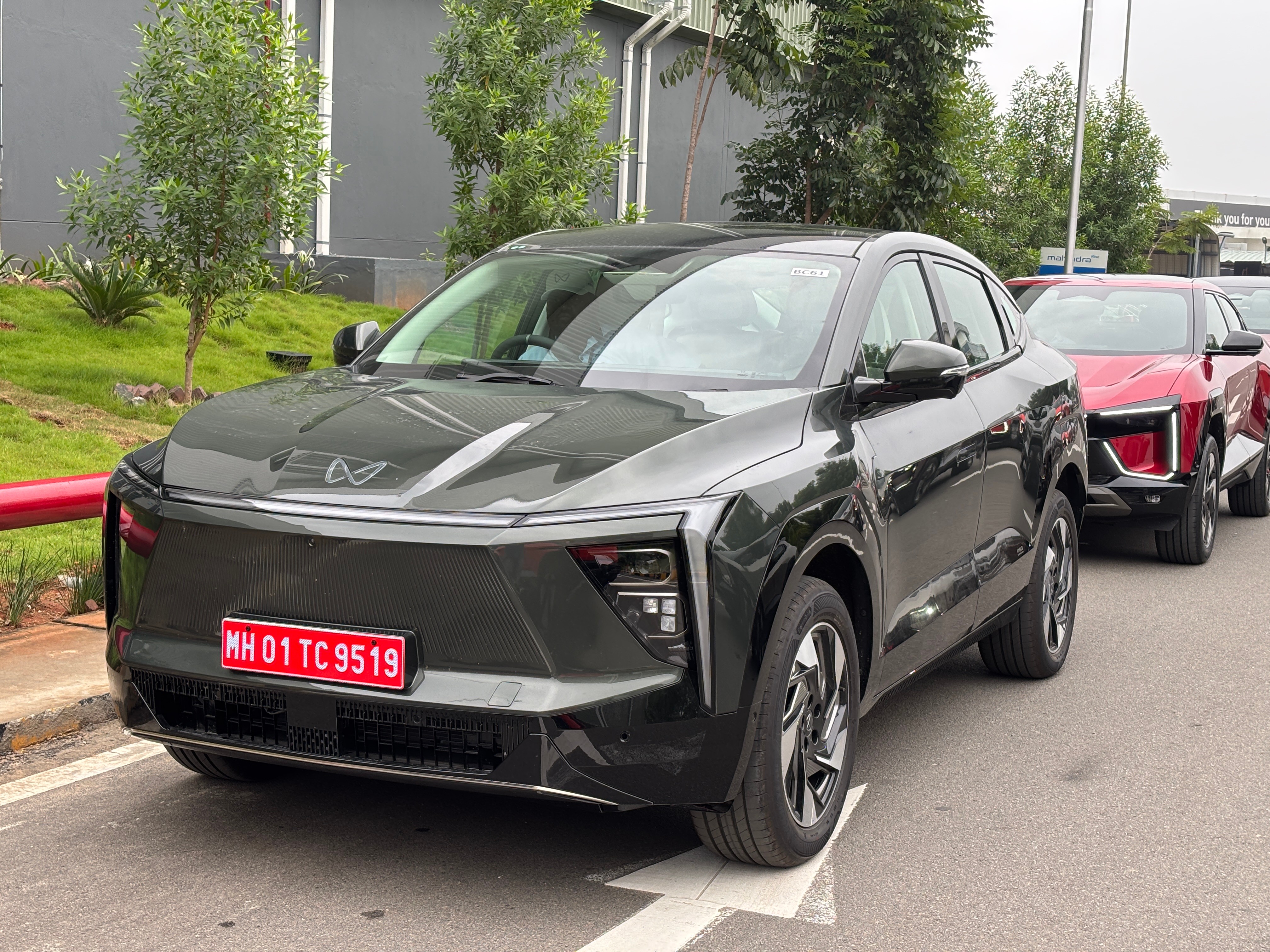 Mahindra XEV 9e Colour Options Explained: Deep Forest, Stealth Black, Nebula Blue, Tango Red ...