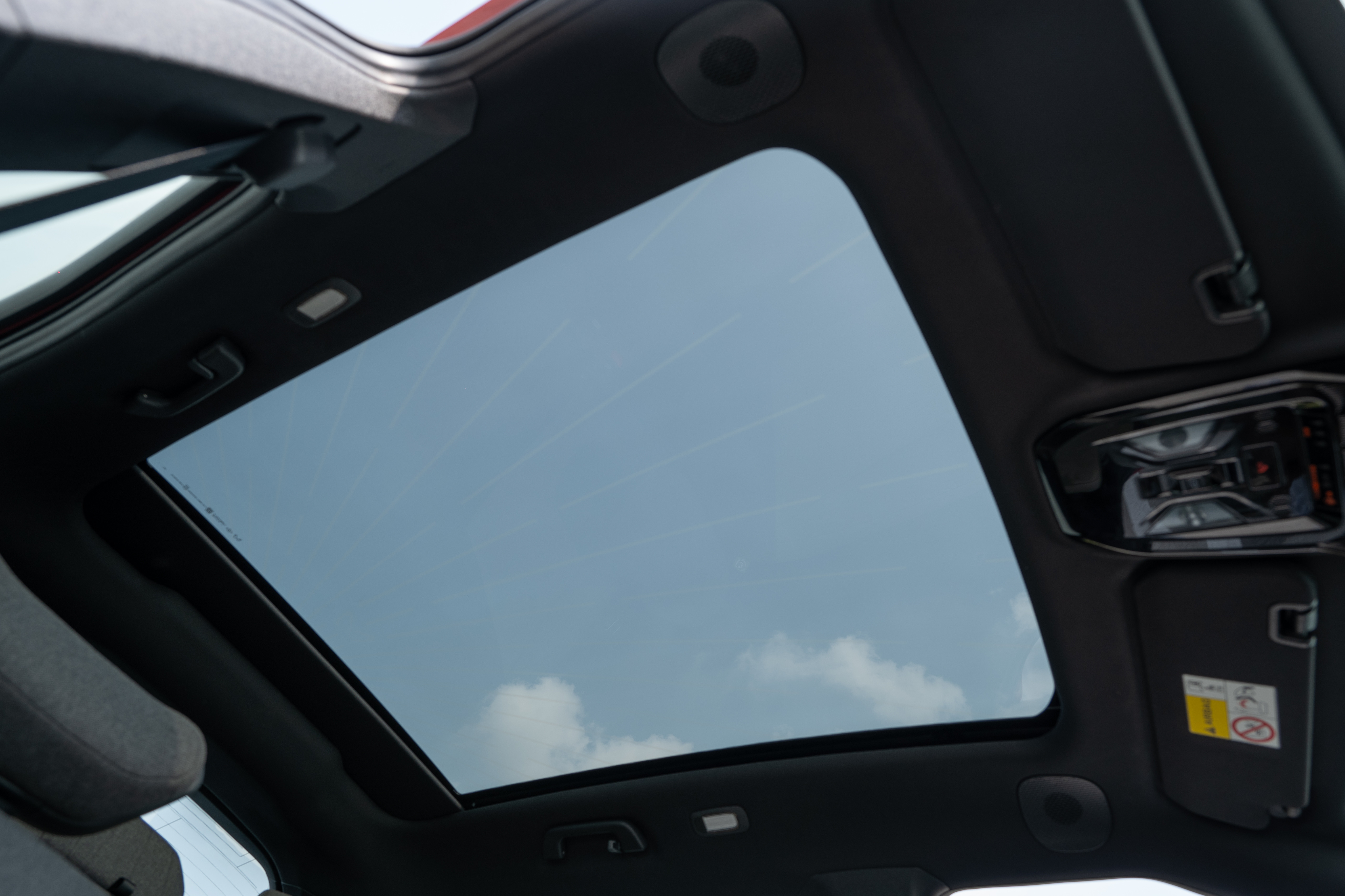 Features Mahindra XEV 9e Electric SUV-coupe Gets Over The Mahindra ...