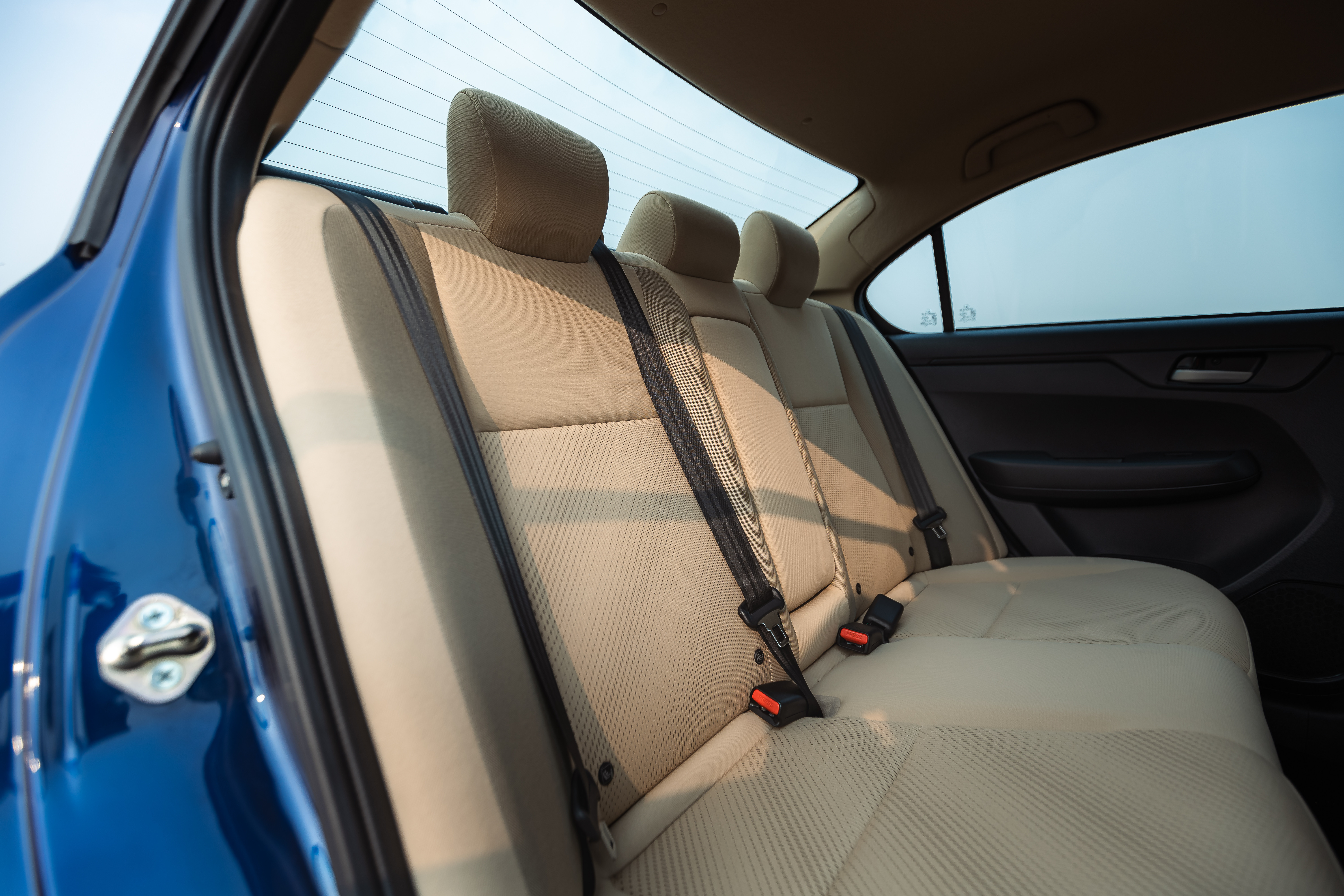 2024 Honda Amaze Rear Seat Comfort Tested In Real World | CarDekho.com