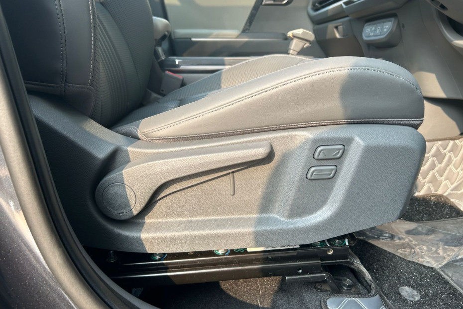 Kia Syros Interior Explained In 15 Real-life Images | CarDekho.com