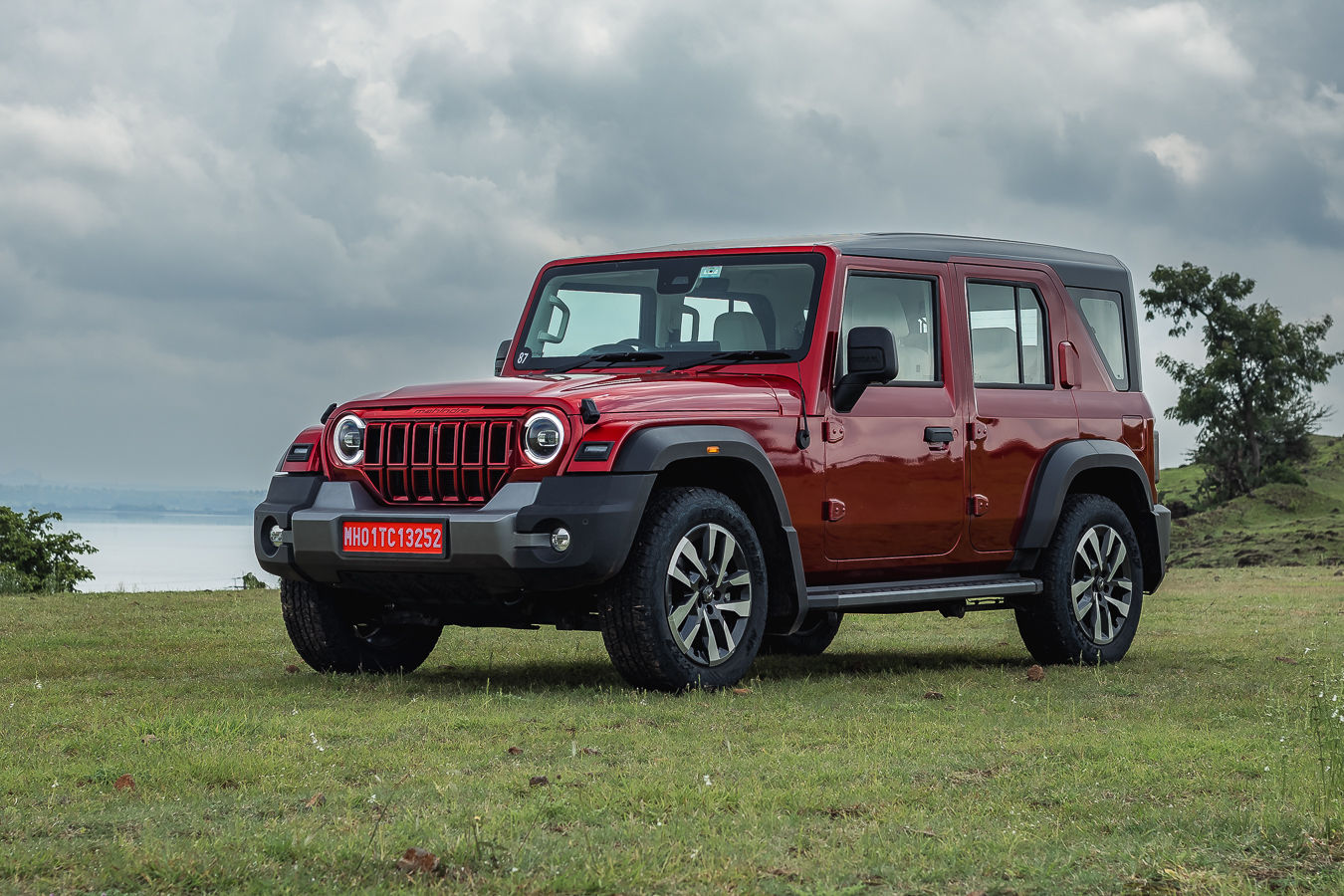 Mahindra Thar Roxx vs Mahindra Scorpio N: Space And Practicality ...