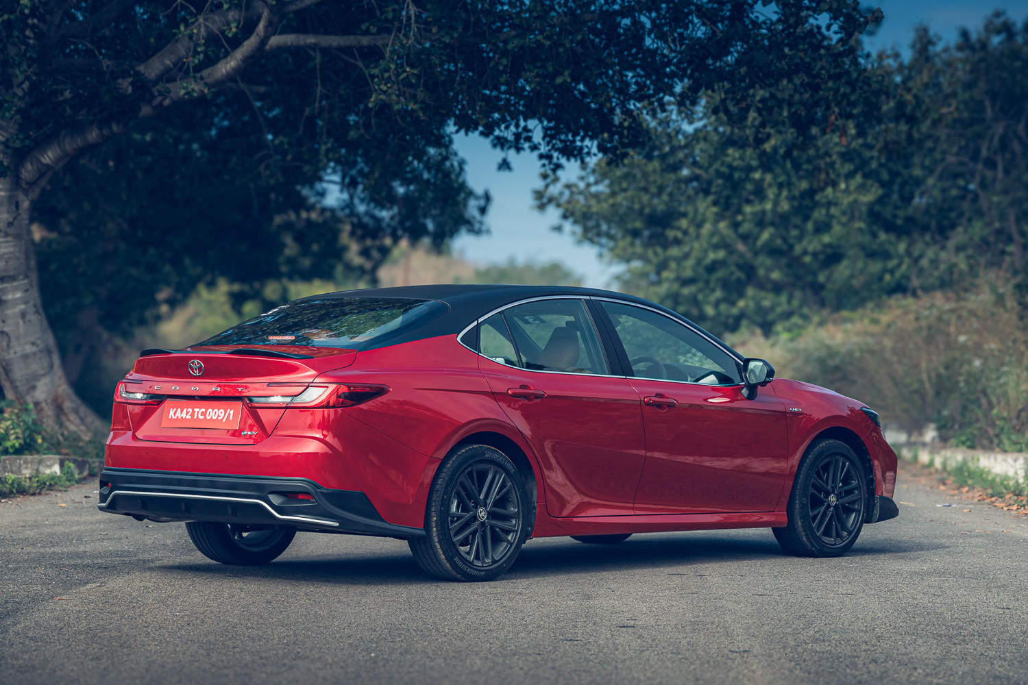 Toyota Camry Price - Features, Images, Colours & Reviews