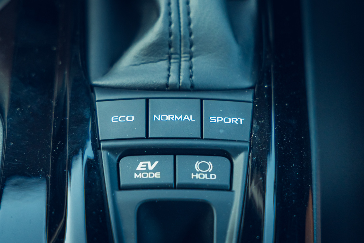 Toyota Camry Price - Features, Images, Colours & Reviews