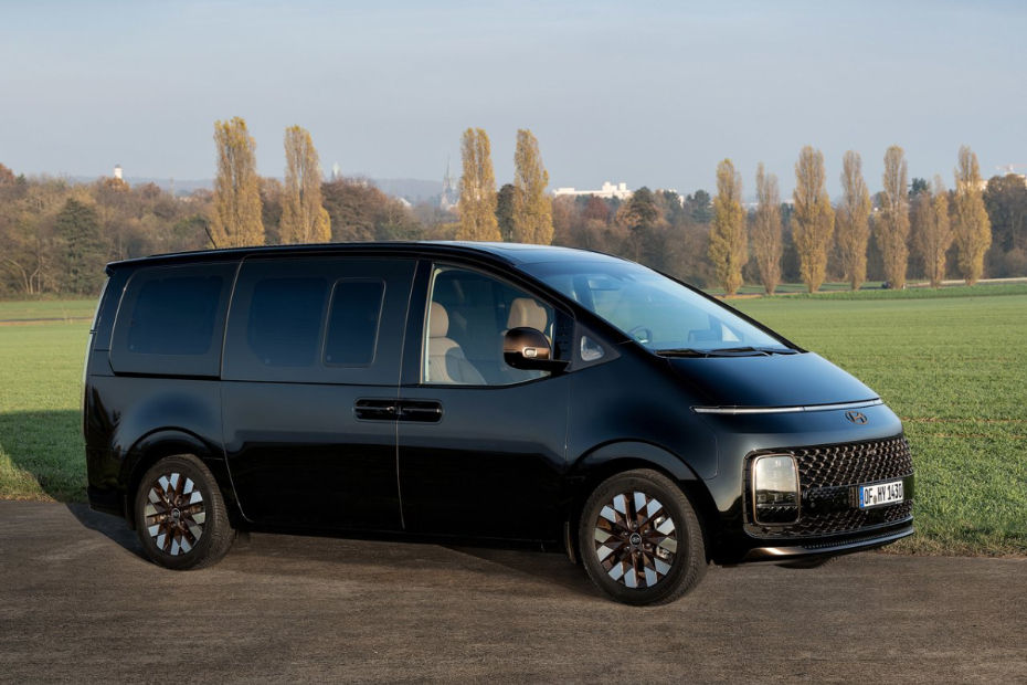Bharat Mobility Global Expo 2025: Hyundai Staria MPV Showcased At Auto ...