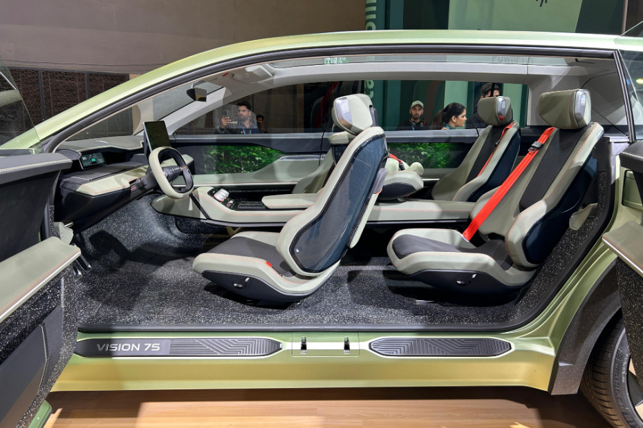 Bharat Mobility Global Expo 2025: Skoda Vision 7S Concept Revealed In ...