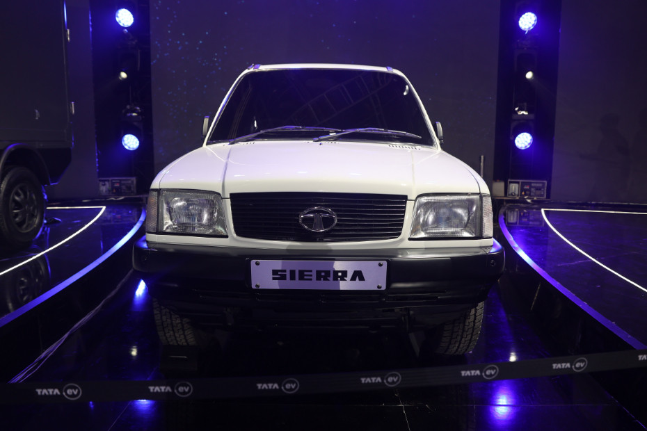 Tata Sierra Old vs New Image Comparison | CarDekho.com