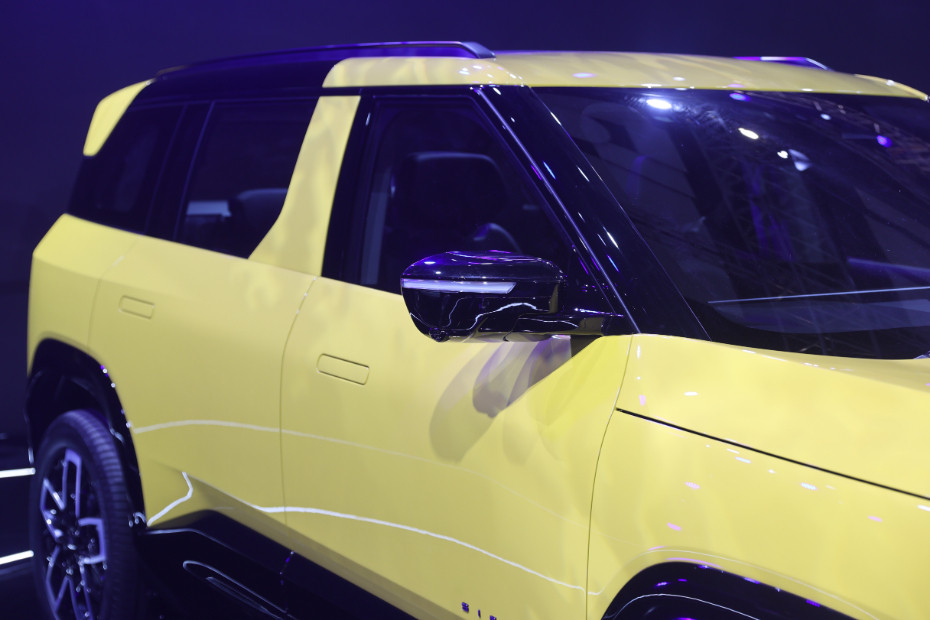 Tata Sierra Old vs New Image Comparison | CarDekho.com