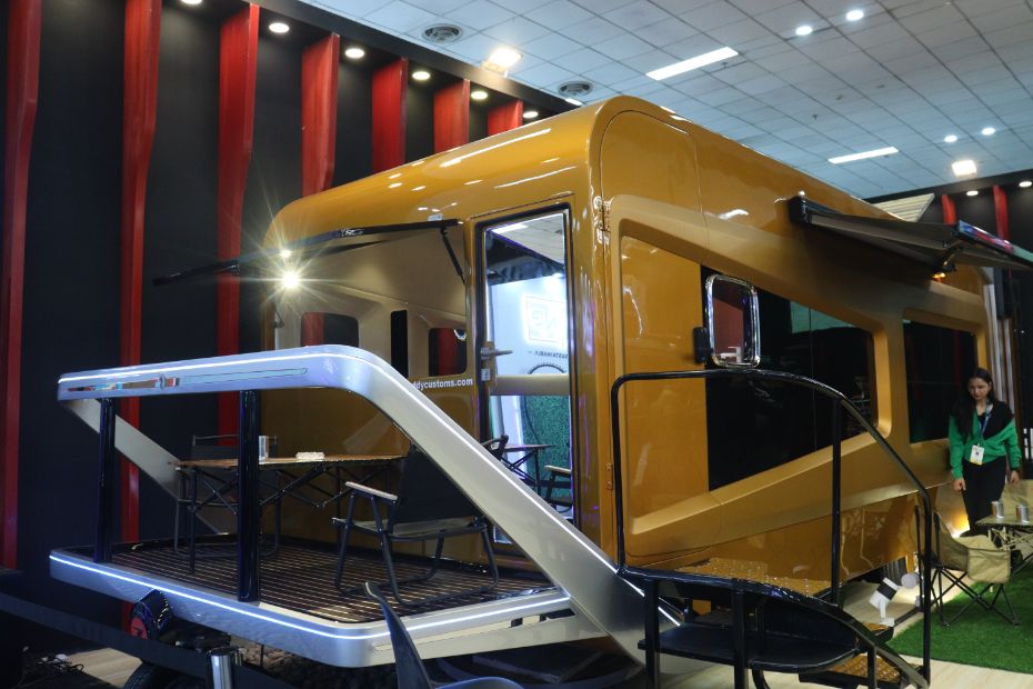 All Custom Cars Showcased At Auto Expo 2025: DC2 Europa, Custom Mercedes-Benz G-Wagon, Force ...