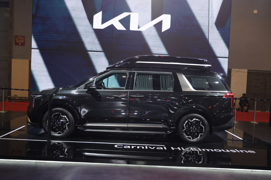 Watch: Kia Carnival Hi-Limousine Feature Differences Explained In The ...
