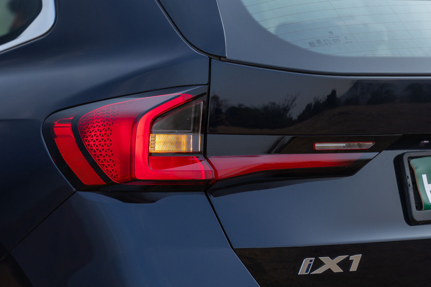 BMW iX1 Price - Features, Images, Colours & Reviews