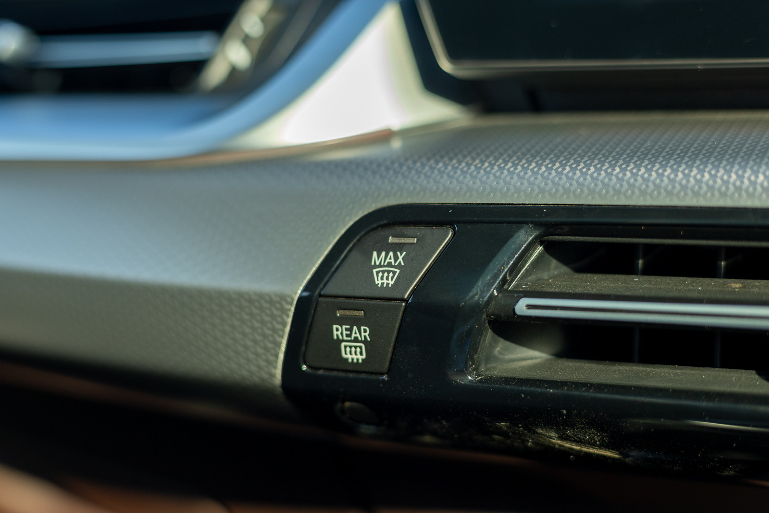 BMW iX1 Price - Features, Images, Colours & Reviews