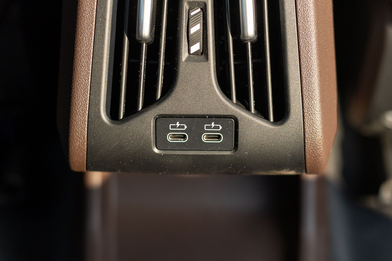BMW iX1 Price - Features, Images, Colours & Reviews
