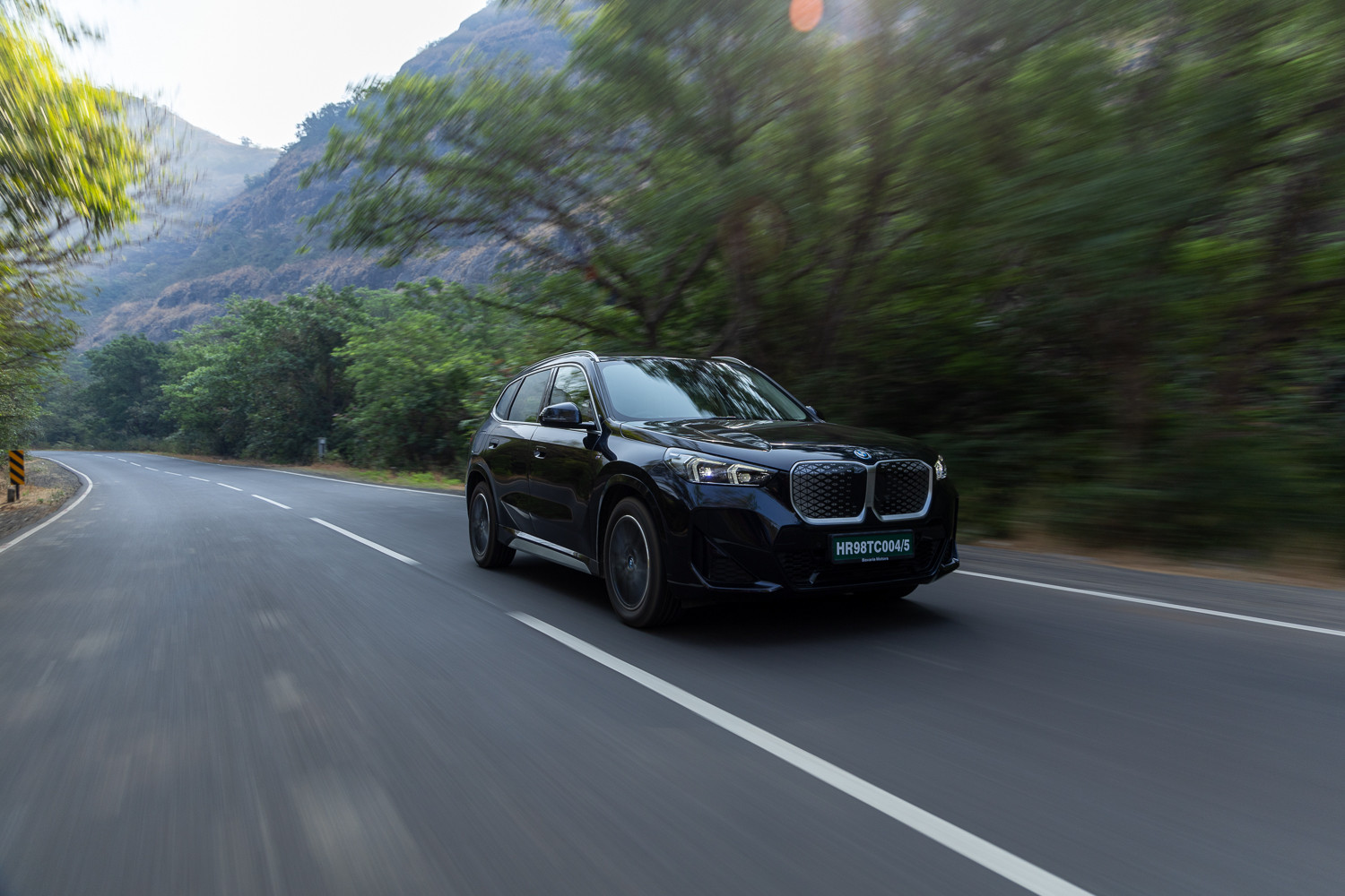 BMW iX1 Price - Features, Images, Colours & Reviews