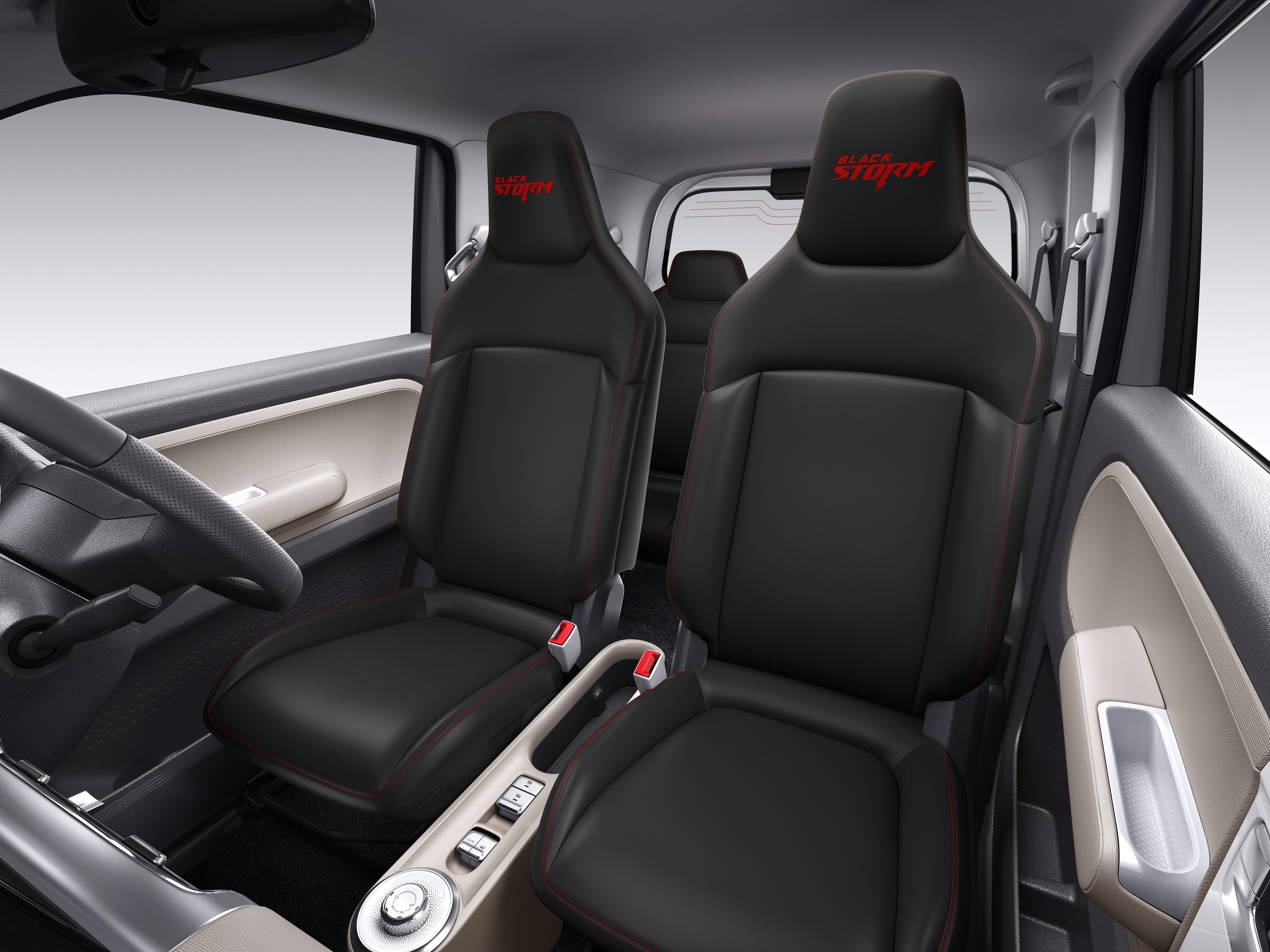 MG Comet EV Blackstorm Edition విడుదల | CarDekho.com