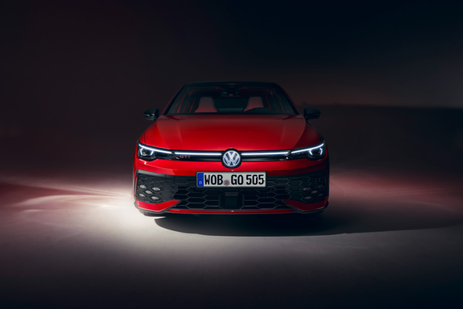 Volkswagen Golf GTI And Volkswagen Tiguan R-Line India Launch Timeline ...