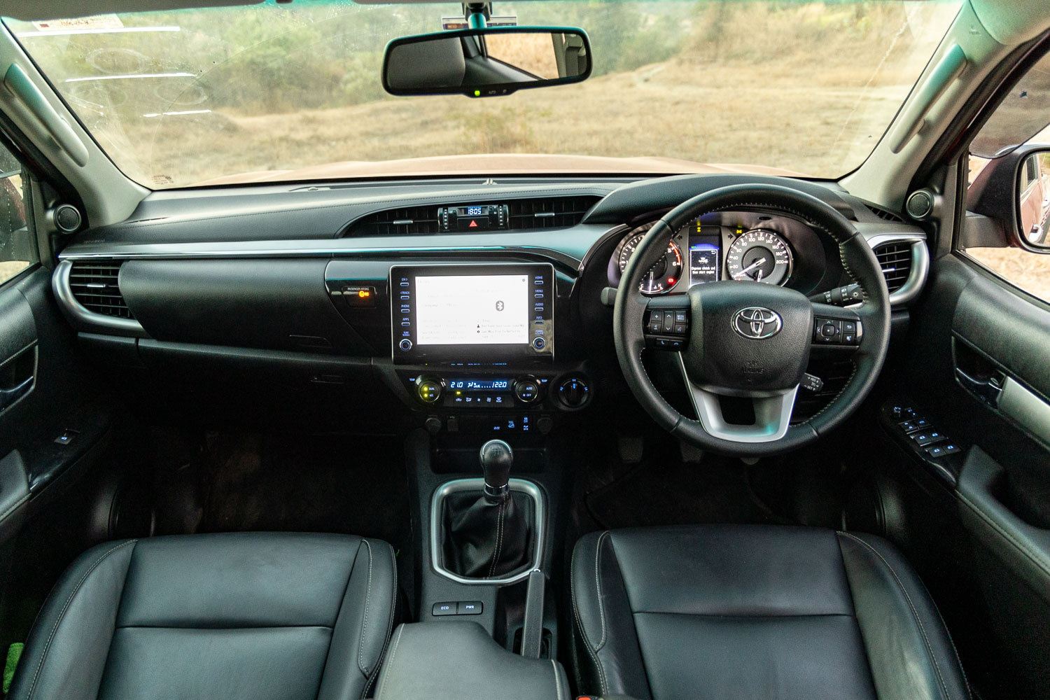 Toyota Hilux Black Edition vs Toyota Hilux: Design Differences ...