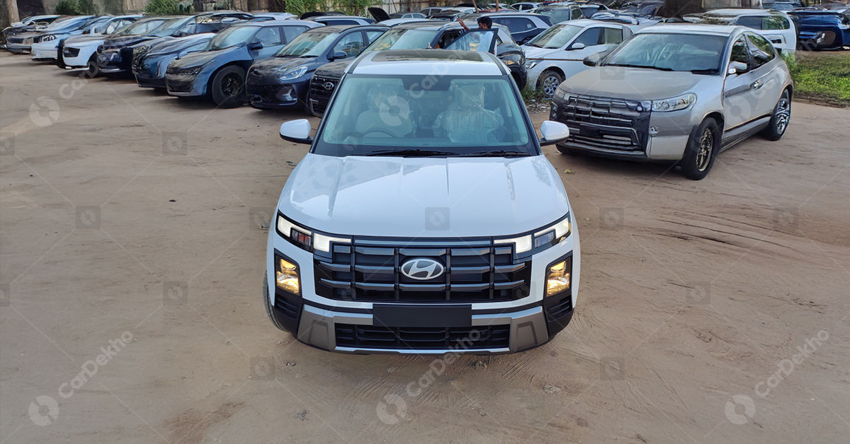 Hyundai Creta EX(O) Variant Explained In 10 Real-life Images | CarDekho.com