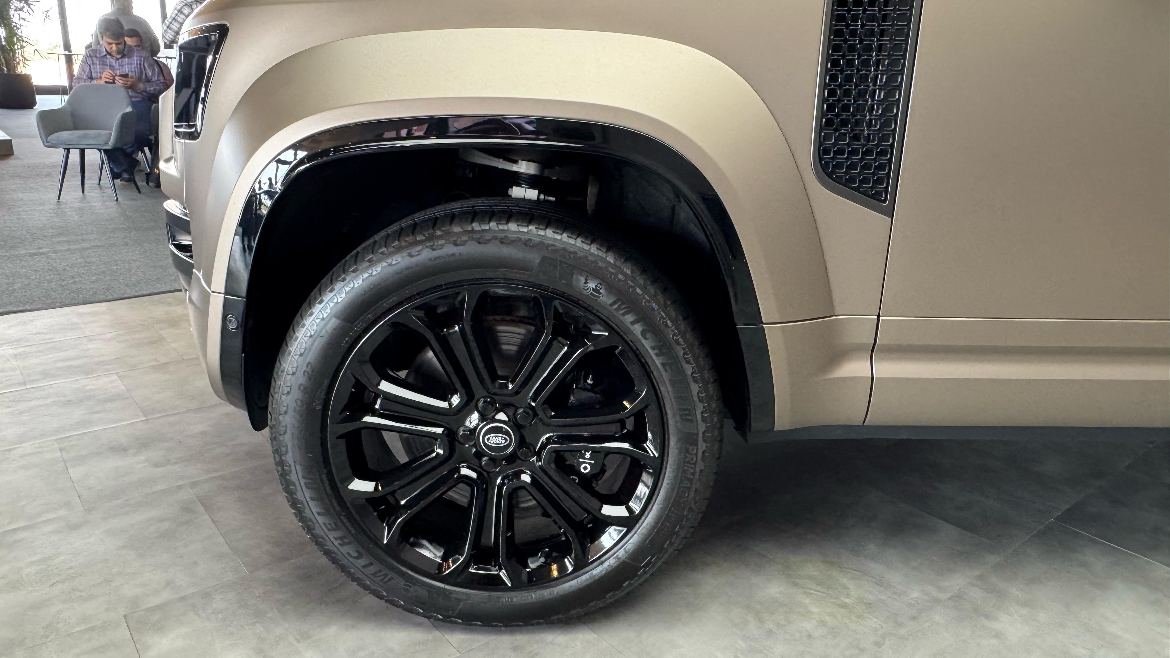 Land Rover Defender Octa Launched In India At Rs 2.59 Crore: Exterior ...