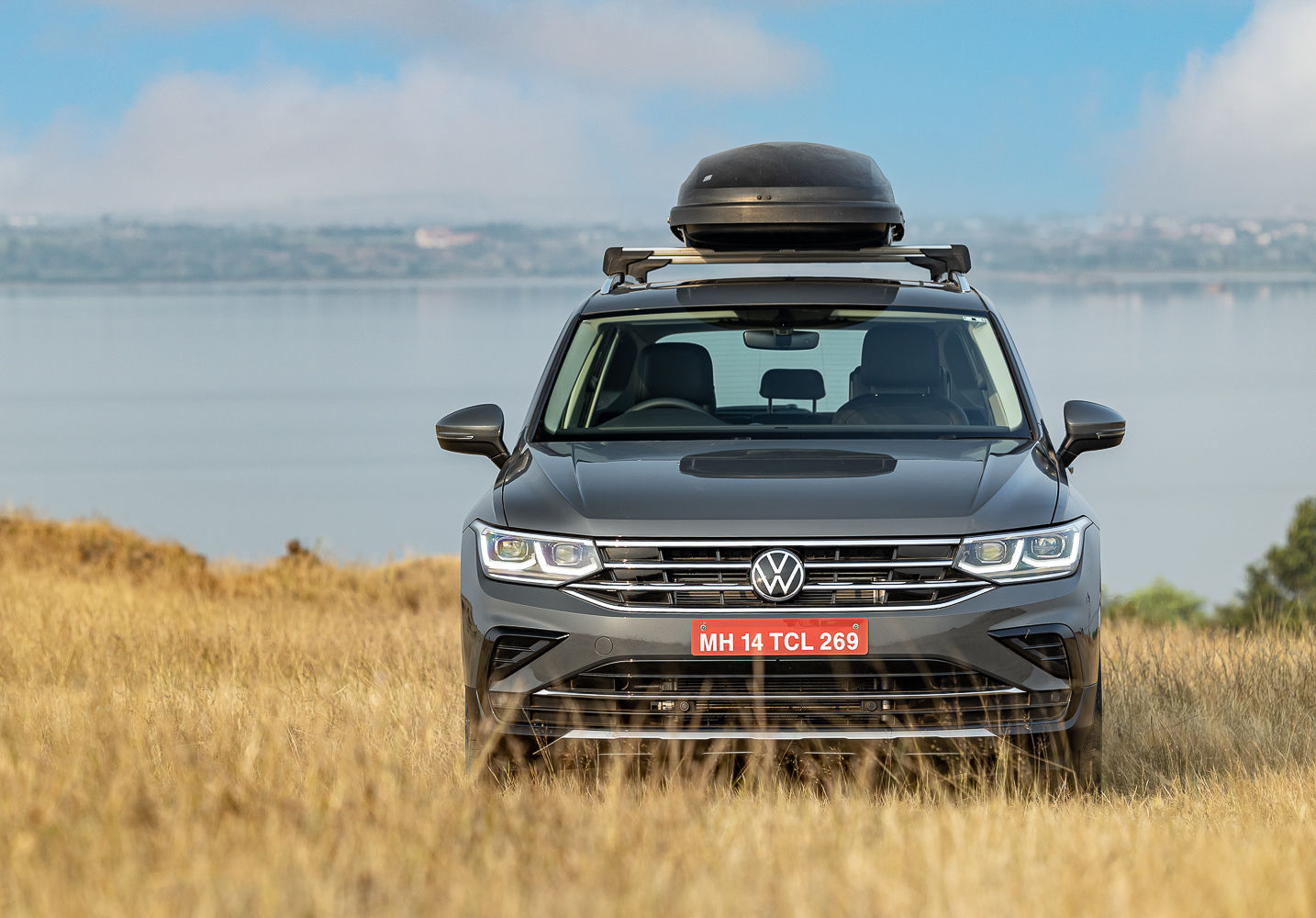 Volkswagen Tiguan vs New Volkswagen Tiguan R-Line: Exterior, Interior ...