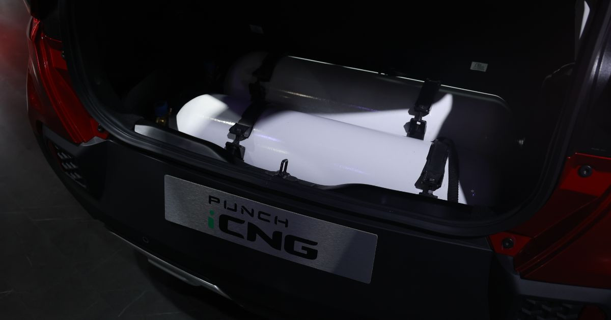 Hyundai Exter CNG EX vs Tata Punch CNG Pure: Base Variant ...