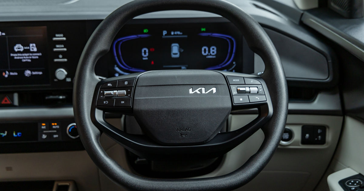 2025 Kia Carens Clavis Mid-spec HTK Plus: Design, Interior, Features ...