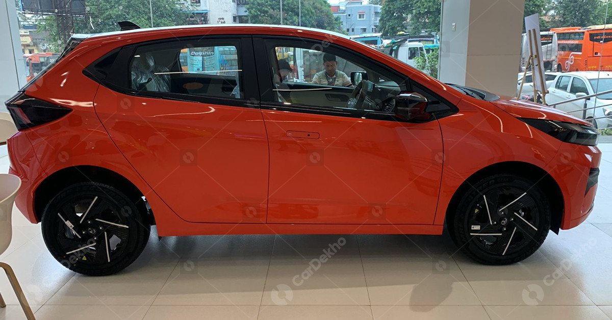 2025 Tata Altroz Facelift Reaches Dealership, Bookings To Open On June ...