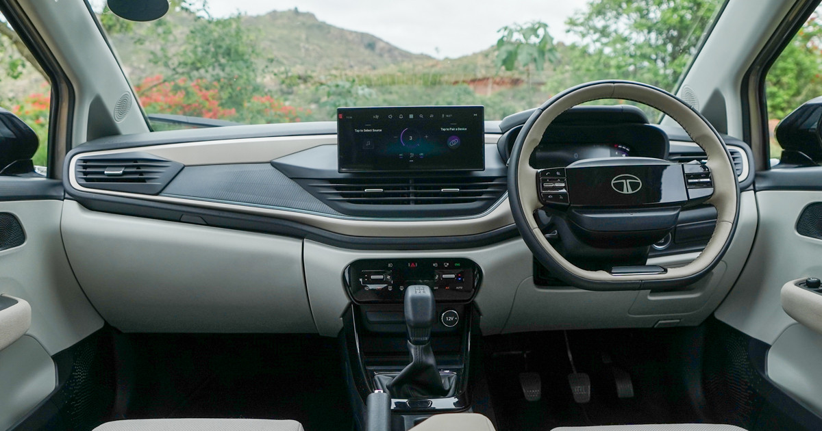 2025 Tata Altroz Facelift vs Hyundai i20: Prices, Dimensions ...