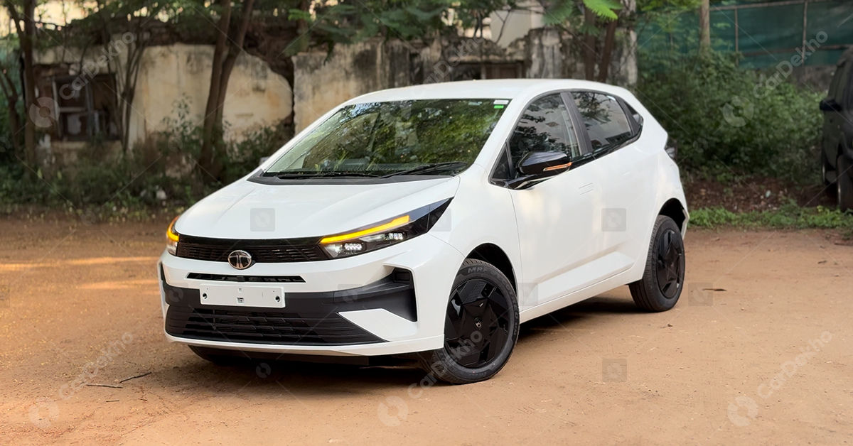2025 Tata Altroz Pure Variant Explained In 12 Real-life Images ...